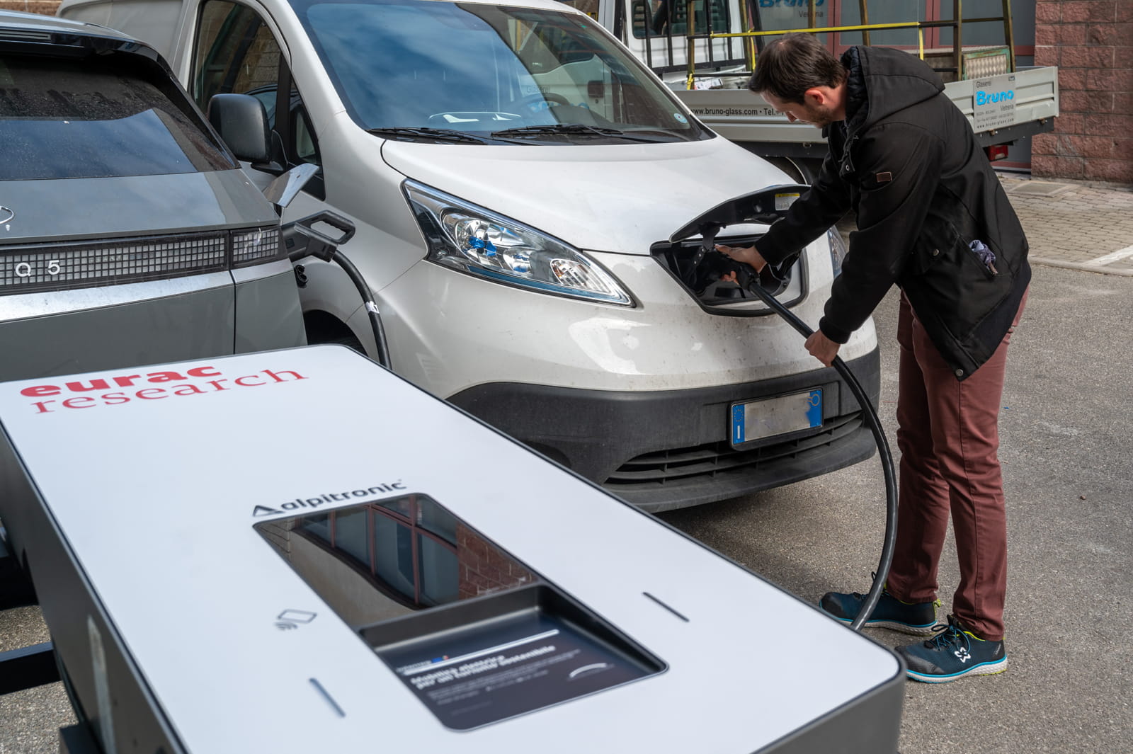 Successful working demonstration of the Vehicle to Vehicle (V2V ...